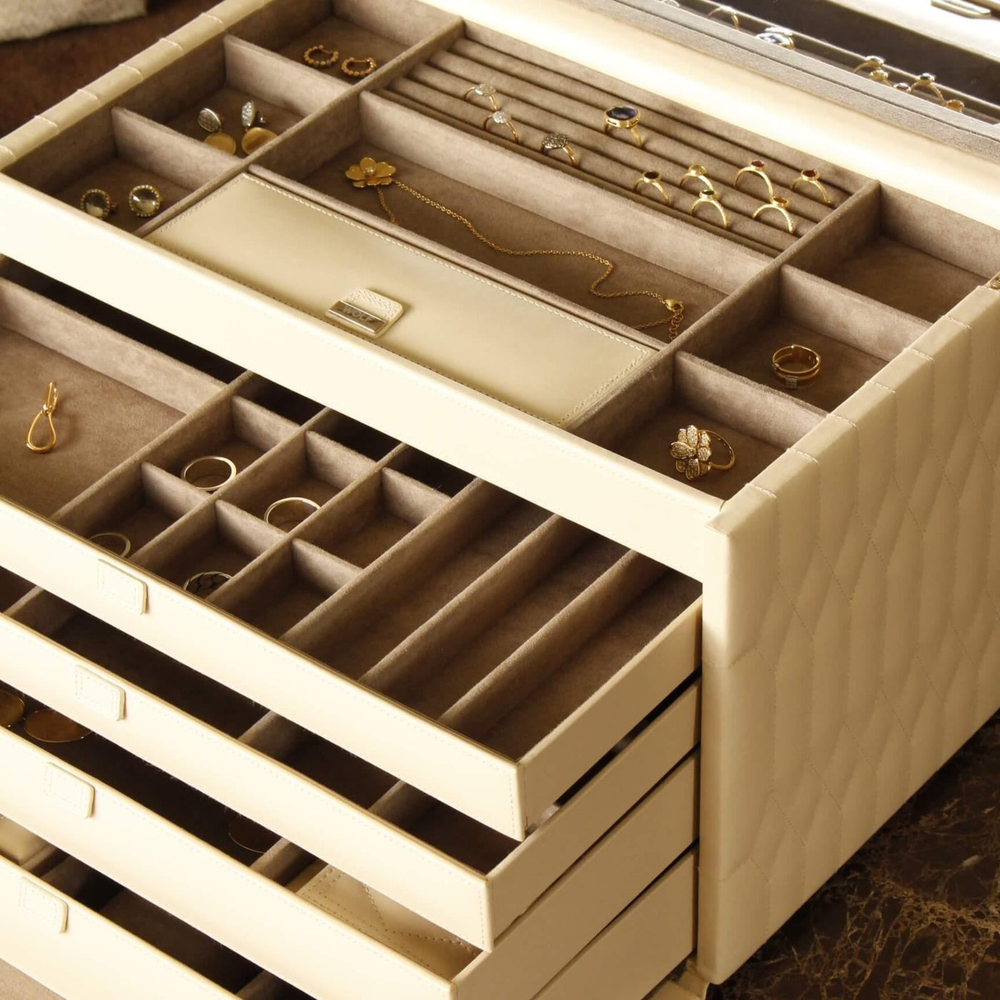 Caroline Ivory Coloured Extra Large Jewellery Case